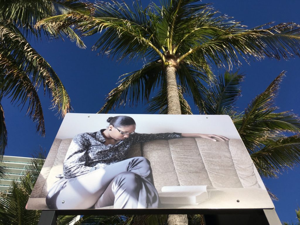Las lectoras de Carrie Schneider - The Wynwood Times